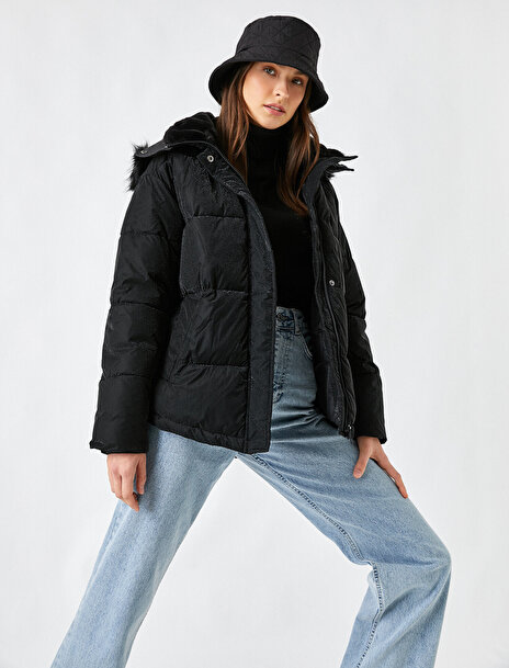 Koton Kadın Kapüşonlu İçi Kürklü  Şişme Mont