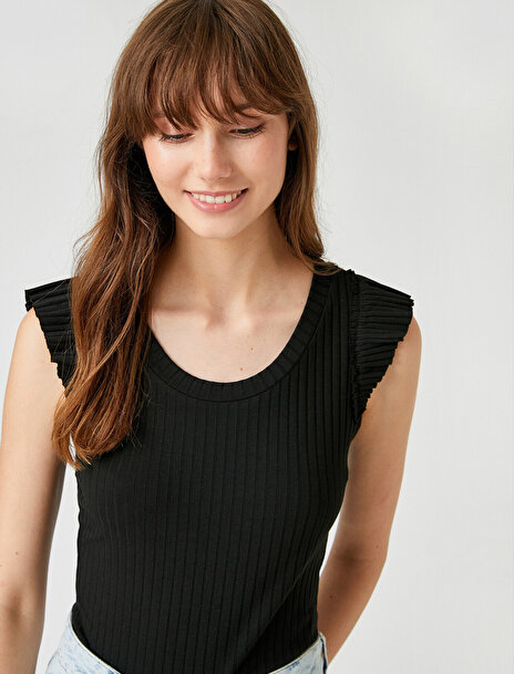 Koton Kadın Kolları Fırfırlı Bluz Ribanalı