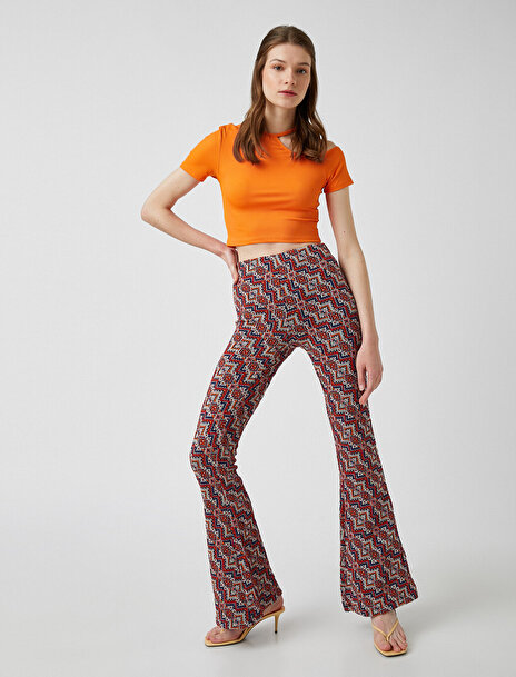 Koton Kadın Desenli İspanyol Paça Pantolon