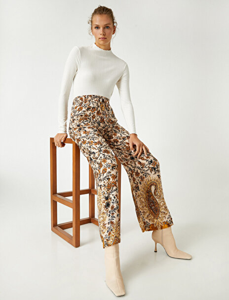 Koton Kadın Belden Bağlamalı Desenli Geniş Paça Pantolon