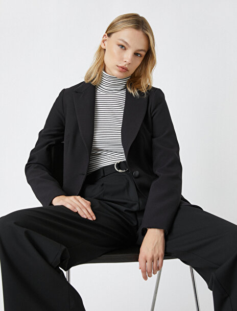 Koton Kadın Katlı Yaka Tek Düğmeli Basic Blazer Koton Kadın Katlı Yaka Tek Düğmeli Basic Blazer