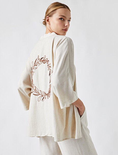 Koton Kadın Sırtı İşlemeli Kuşaklı Şal Yaka Uzun Kollu Kimono Koton Kadın Sırtı İşlemeli Kuşaklı Şal Yaka Uzun Kollu Kimono