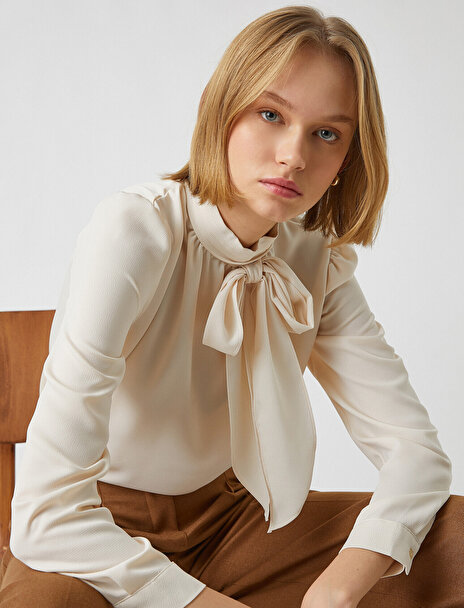 Koton Kadın Boyundan Kuşaklı Bluz Pileli