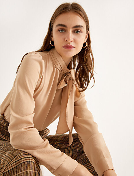 Koton Kadın Boyundan Kuşaklı Bluz Pileli