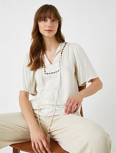 Koton Kadın Yakası İşlemeli Bluz Kısa Kollu