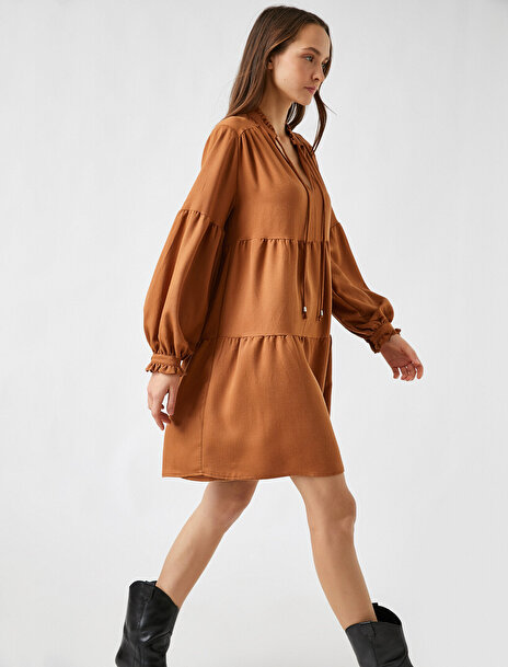 Koton Kadın V Yaka Volanlı Uzun Kollu Mini Elbise