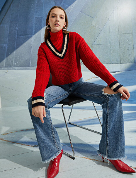 Koton Kadın V Yaka Çizgili Kolej Kazak