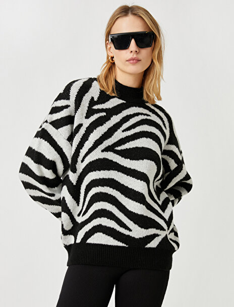 Koton Kadın Zebra Desenli Oversize Triko Kazak Koton Kadın Zebra Desenli Oversize Triko Kazak