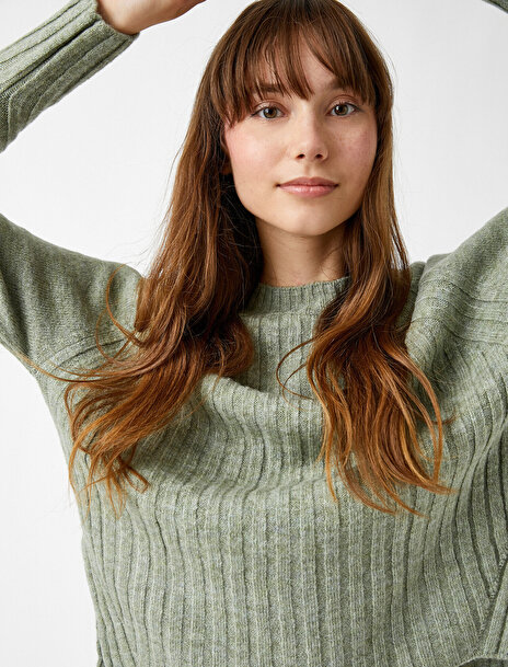 Koton Kadın Bisiklet Yaka Yanları Yırtmaçlı Kazak Koton Kadın Bisiklet Yaka Yanları Yırtmaçlı Kazak