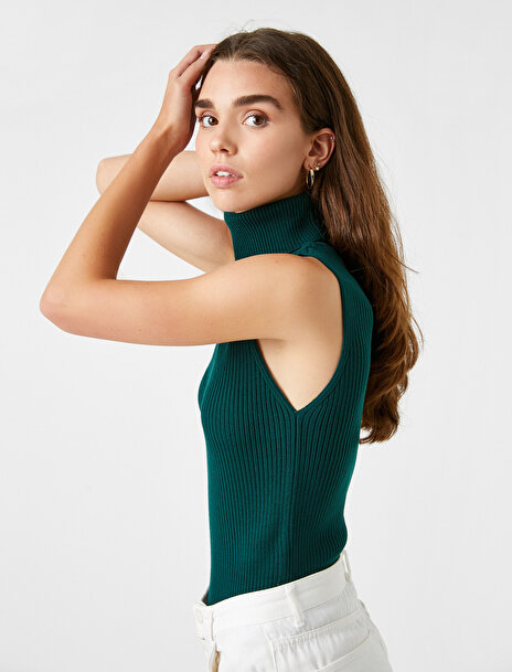 Koton Kadın Balıkçı Yaka Kolsuz Triko Atlet Koton Kadın Balıkçı Yaka Kolsuz Triko Atlet