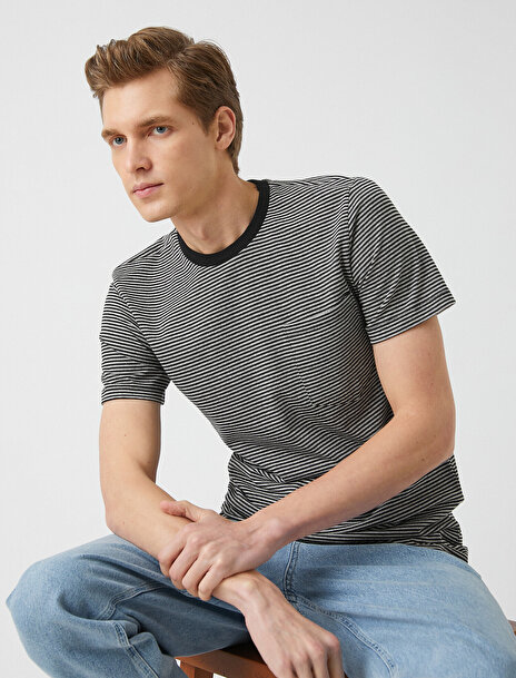 Koton Erkek Cepli Çizgili Basic Tişört