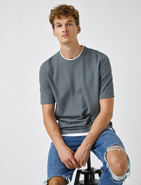 Koton Erkek Çıkma Yaka Tişört Pamuklu