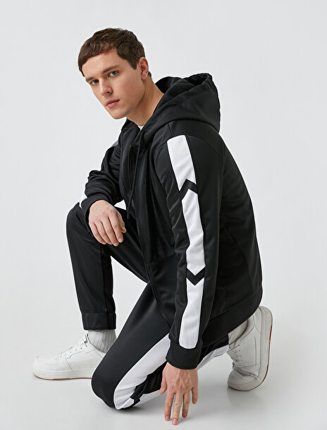 Koton Erkek Vintage Şeritli Kapüşonlu Sweatshirt Koton Erkek Vintage Şeritli Kapüşonlu Sweatshirt