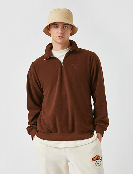 Koton Erkek Buldog İşlemeli Yarım Fermuarlı Sweatshirt Koton Erkek Buldog İşlemeli Yarım Fermuarlı Sweatshirt