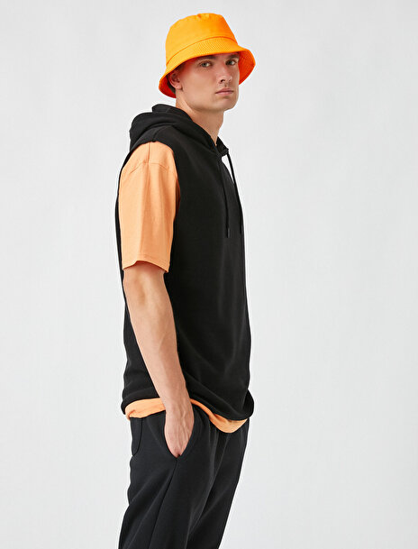 Koton Erkek Kapüşonlu Basic Kısa Kollu Sweatshirt Koton Erkek Kapüşonlu Basic Kısa Kollu Sweatshirt