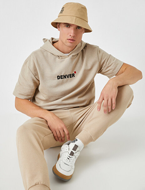 Koton Erkek Kısa Kollu Kapüşonlu Sweatshirt Baskılı Koton Erkek Kısa Kollu Kapüşonlu Sweatshirt Baskılı