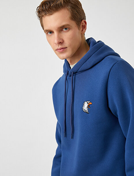 Koton Erkek Kartal İşlemeli Kapşonlu Sweatshirt