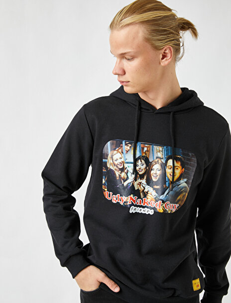 Koton Erkek Friends Kapüşonlu Sweatshirt Lisanslı Baskılı Koton Erkek Friends Kapüşonlu Sweatshirt Lisanslı Baskılı