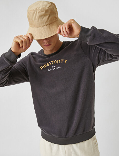 Koton Erkek İşlemeli Polar Sweatshirt