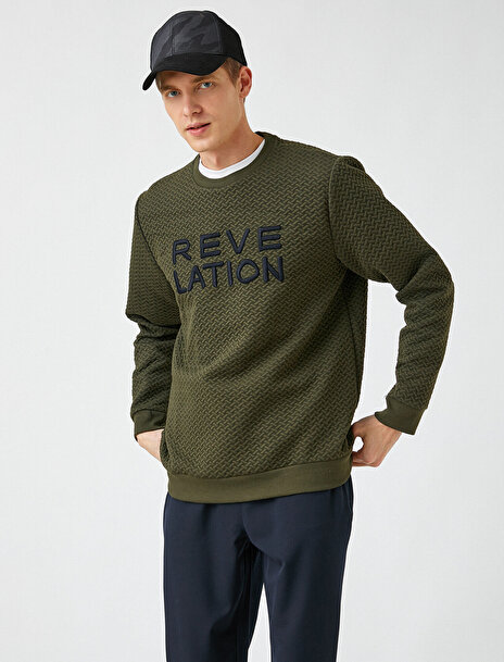 Koton Erkek Regular Fit Nakışlı Sweatshirt