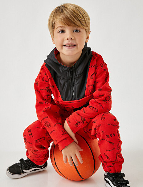 Koton Erkek Çocuk Baskılı Kapşonlu Sweatshirt  Yarım Fermuarlı Pamuklu