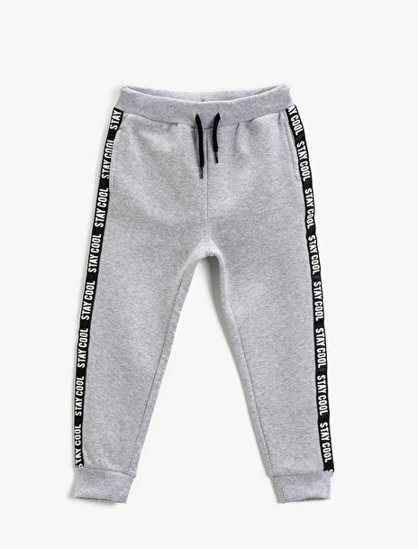 Koton Erkek Çocuk Jogger Baskılı Eşofman Altı Yanları Şeritli Pamuklu Koton Erkek Çocuk Jogger Baskılı Eşofman Altı Yanları Şeritli Pamuklu