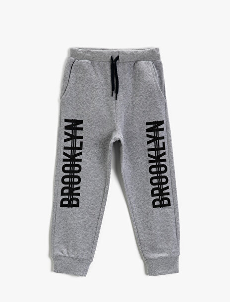 Koton Erkek Çocuk Brooklyn Baskılı Jogger Eşorfman Altı Koton Erkek Çocuk Brooklyn Baskılı Jogger Eşorfman Altı