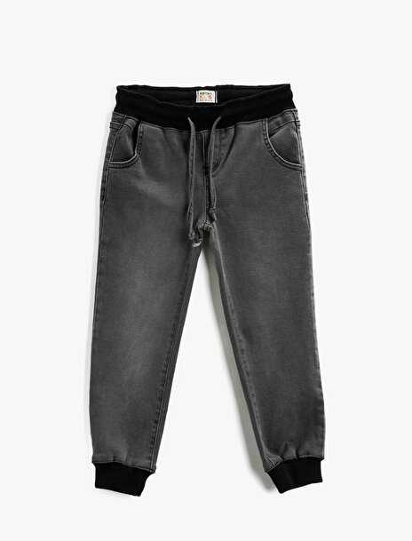 Koton Erkek Çocuk Beli Lastikli Jogger Kot Pantolon Pamuklu Cepli Kordonlu Koton Erkek Çocuk Beli Lastikli Jogger Kot Pantolon Pamuklu Cepli Kordonlu