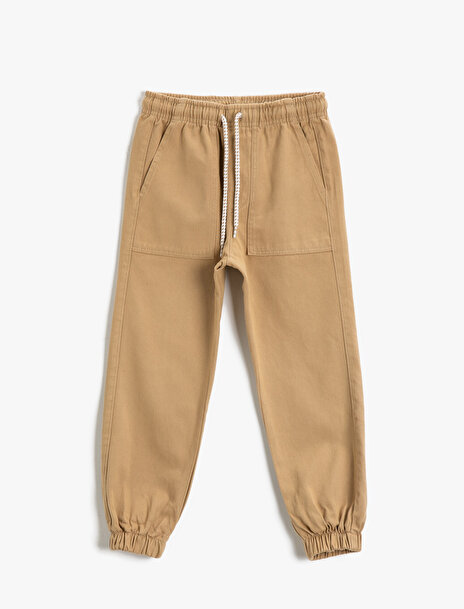 Koton Erkek Çocuk Jogger Dokuma Pantolon Beli Bağlamalı Pamuklu Koton Erkek Çocuk Jogger Dokuma Pantolon Beli Bağlamalı Pamuklu