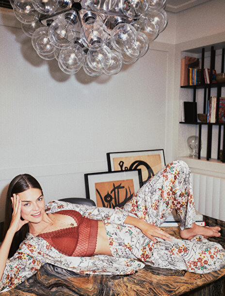 Koton Kadın Katlı Yaka Desenli Düğmeli Uzun Kollu Pijama Üstü Koton Kadın Katlı Yaka Desenli Düğmeli Uzun Kollu Pijama Üstü