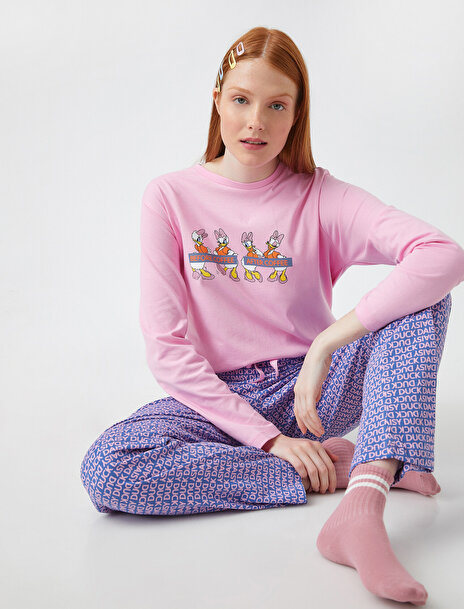 Koton Kadın Daisy Duck Lisanslı Pamuklu Pijama Takımı Koton Kadın Daisy Duck Lisanslı Pamuklu Pijama Takımı