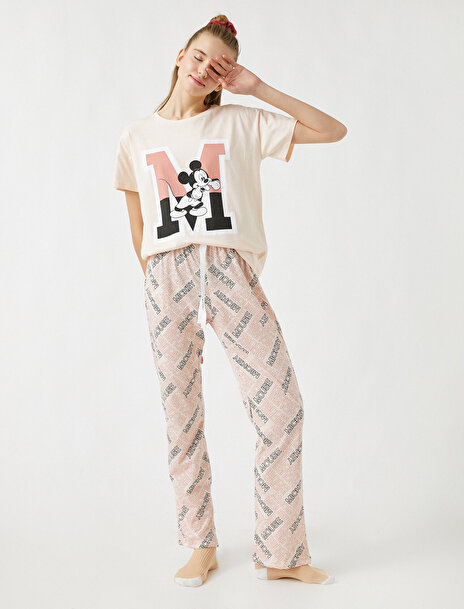 Koton Kadın Mickey Mouse Lisanslı Pamuklu Pijama Seti Koton Kadın Mickey Mouse Lisanslı Pamuklu Pijama Seti