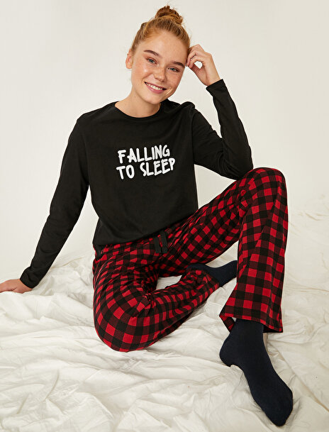 Koton Kadın Kareli Pamuklu Pijama Seti Koton Kadın Kareli Pamuklu Pijama Seti