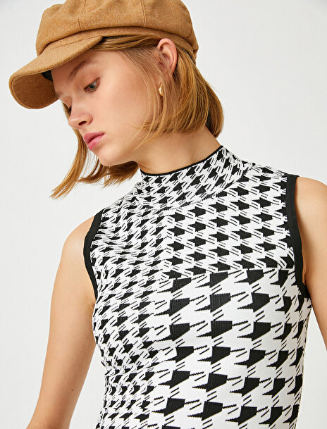 Koton Kadın Dik Yaka Desenli Atlet