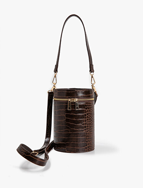 Koton Kadın Ece Sükan X Koton - Deri Görünümlü Silindir Çanta Koton Kadın Ece Sükan X Koton - Deri Görünümlü Silindir Çanta