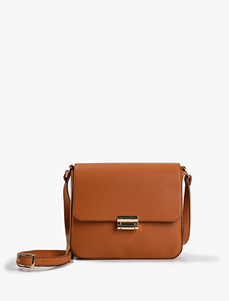 Koton Kadın Ece Sükan X Koton - Metal Detaylı Deri Görünümlü Çanta Koton Kadın Ece Sükan X Koton - Metal Detaylı Deri Görünümlü Çanta