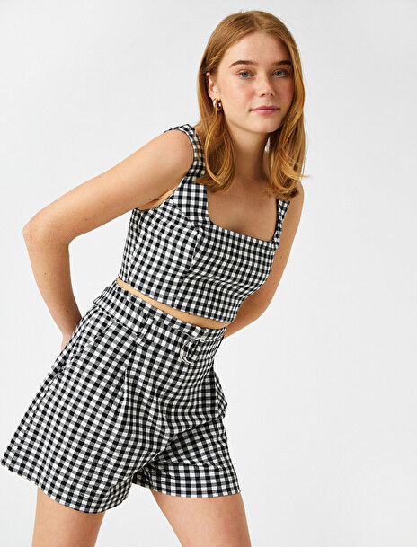 Koton Kadın Ekoseli Kısa Şort Cepli Kemerli