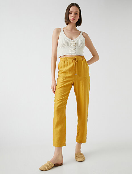 Koton Kadın Beli Bağlama Detaylı Cepli Kısa Paça Pantolon Koton Kadın Beli Bağlama Detaylı Cepli Kısa Paça Pantolon