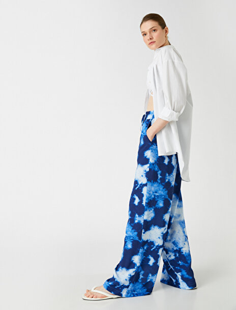 Koton Kadın Bol Paça Pantolon Desenli Cepli Beli Bağlamalı Koton Kadın Bol Paça Pantolon Desenli Cepli Beli Bağlamalı