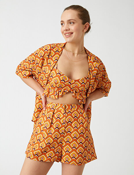 Koton Kadın Mini Şort Bol Paça Pileli Keten Karışımlı Koton Kadın Mini Şort Bol Paça Pileli Keten Karışımlı