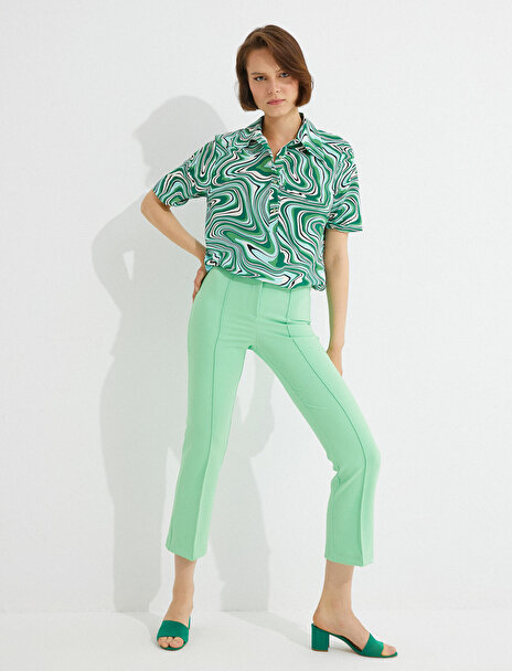 Koton Kadın Dikiş Detaylı Crop Pantolon Koton Kadın Dikiş Detaylı Crop Pantolon