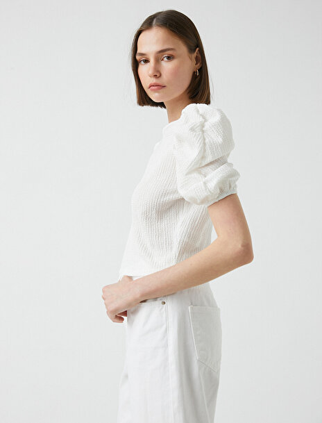 Koton Kadın Büzgülü Balon Kollu Tişört Bisiklet Yaka