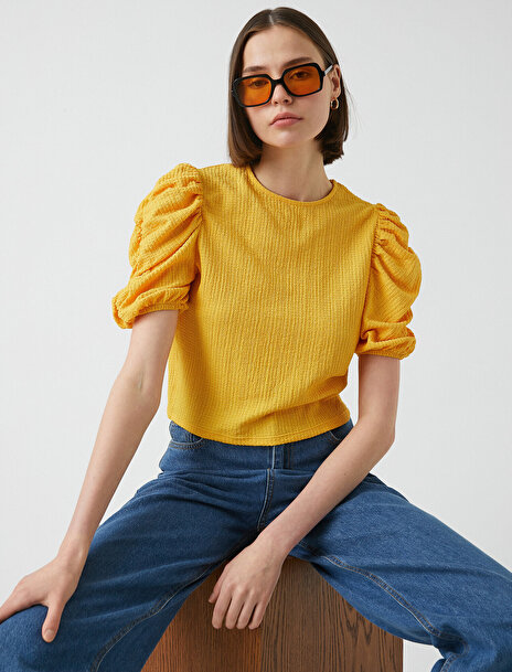 Koton Kadın Büzgülü Balon Kollu Tişört Bisiklet Yaka