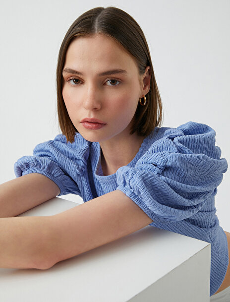 Koton Kadın Crop Tişört Balon Kollu Bisiklet Yaka Koton Kadın Crop Tişört Balon Kollu Bisiklet Yaka