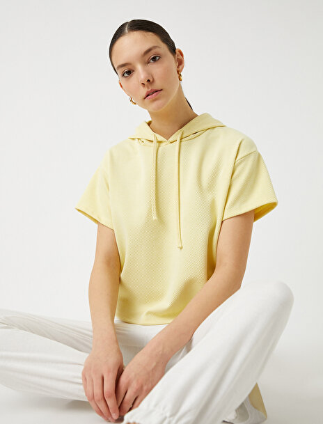 Koton Kadın Kapüşonlu Kısa Kollu Tişört Koton Kadın Kapüşonlu Kısa Kollu Tişört