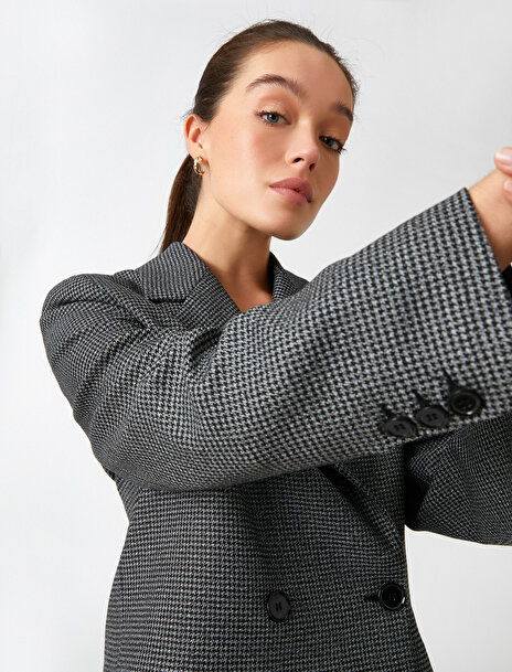 Koton Kadın Kruvaze Düğmeli Katlı Yaka Kareli Blazer Ceket