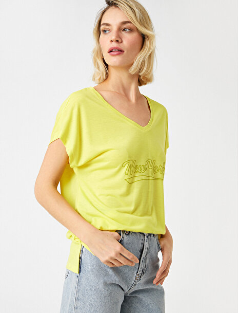 Koton Kadın Yazı Baskılı Tişört V Yaka Kısa Kollu