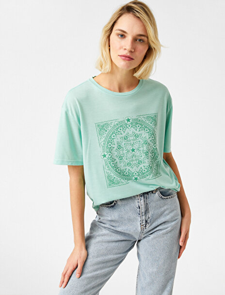 Koton Kadın Dökümlü Baskılı Kısa Kollu Tişört Bisiklet Yaka