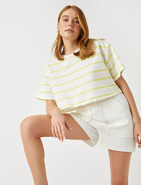 Koton Kadın Bisiklet Yaka Kısa Kollu Çizgili Crop Basic Tişört Koton Kadın Bisiklet Yaka Kısa Kollu Çizgili Crop Basic Tişört