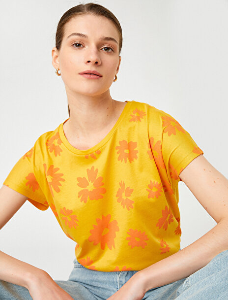 Koton Kadın Çiçek Baskılı Tişört Bisiklet Yaka Kısa Kollu
